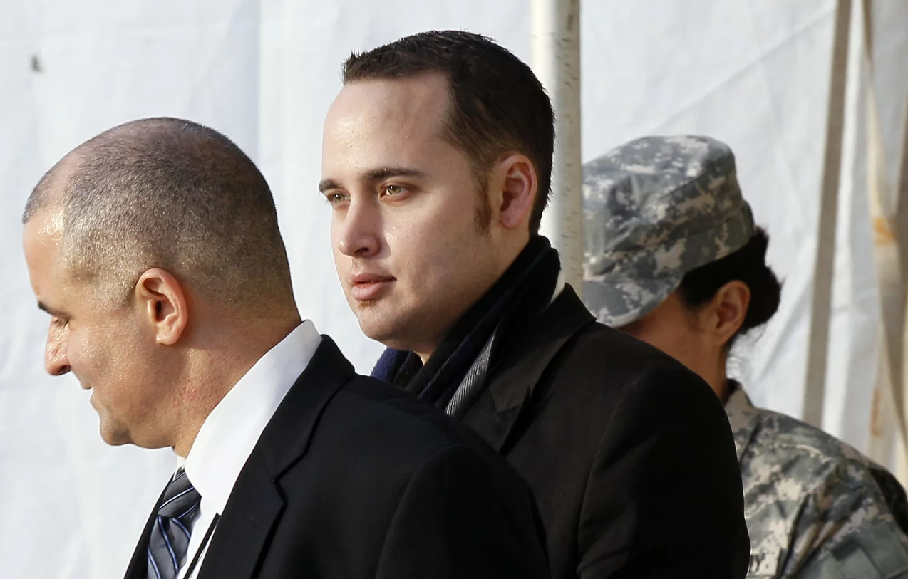 Todo sobre Adrián Lamo: la historia del hacker que entregó a Chelsea ...